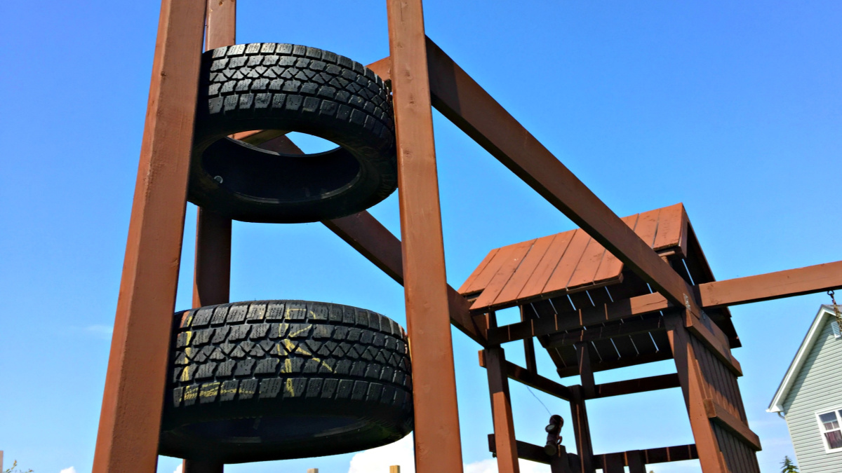 DIY tire tower for the backyard – Heather's Handmade Life